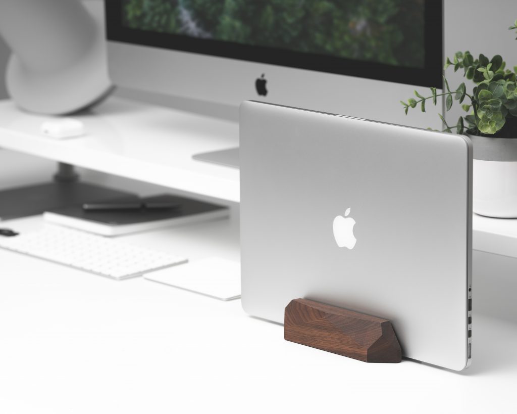 Oakywood Dual Laptop Dock Walnoot Hout Standaard Docking Hoesie. nl